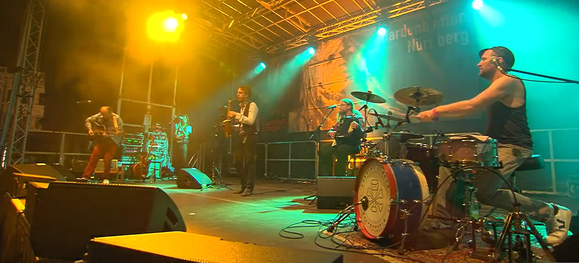 Green Arrow Radio | MUSIC PROGRAMMED FOR OPEN MINDS & THIRSTY EAR-HOLES!